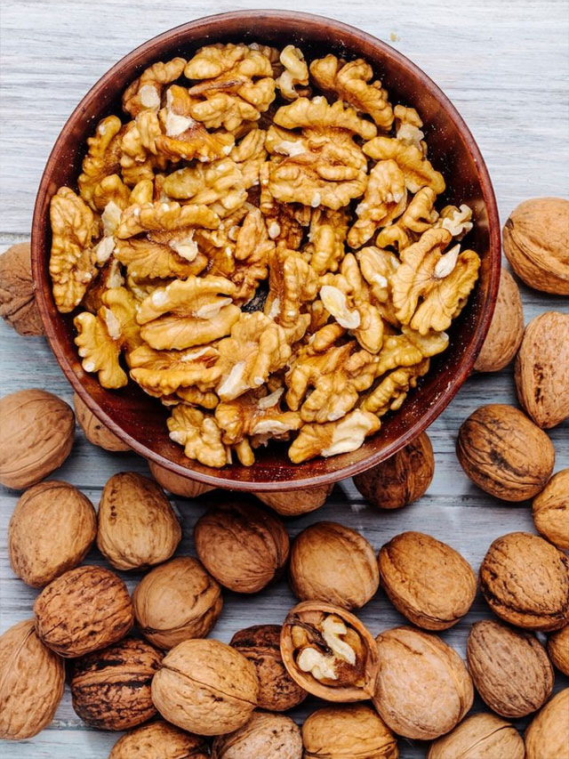 health news Soaked walnuts benefits bhige akhrot khane ke fayde |हर रोज ...