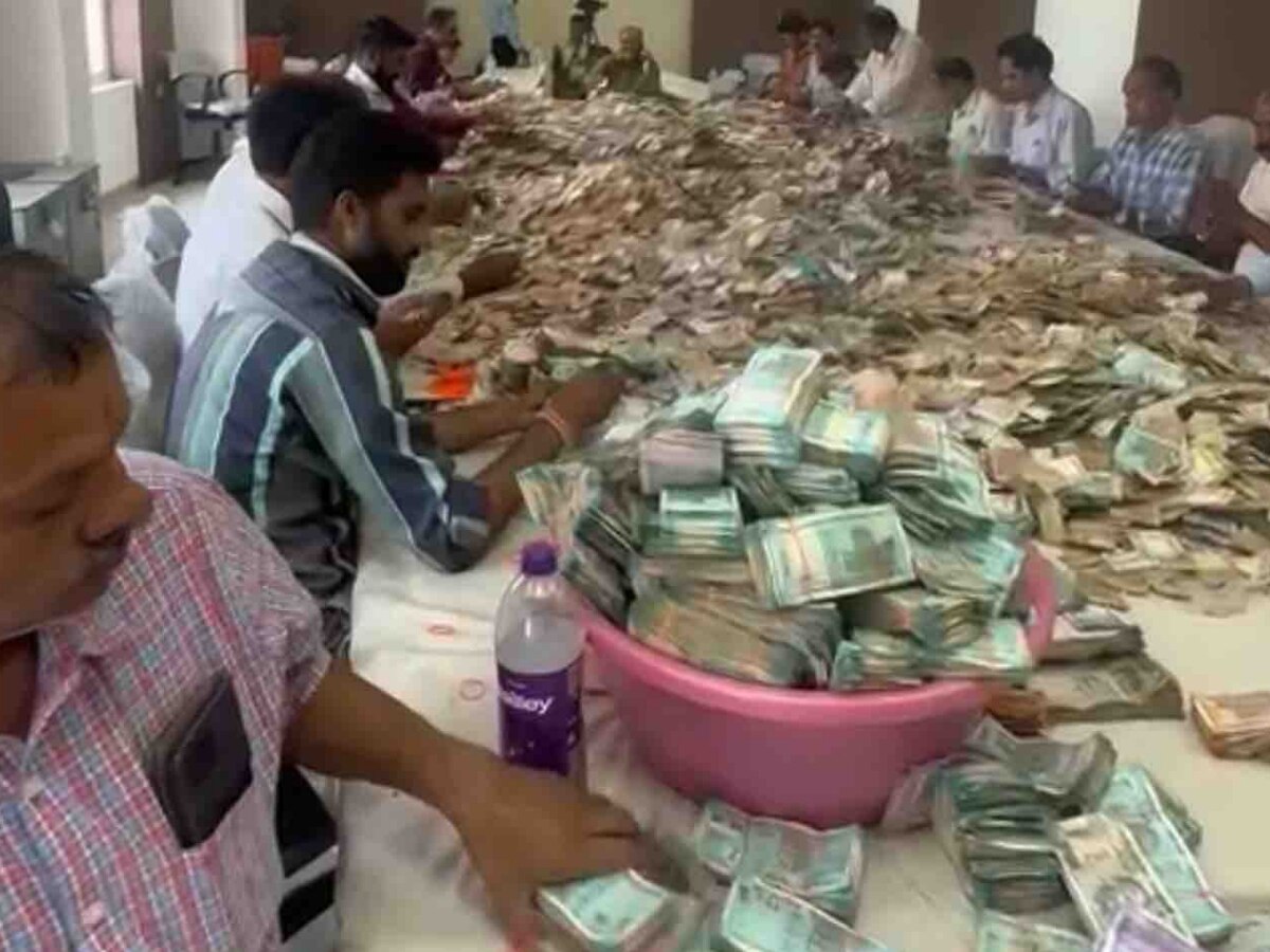 Indore Khajrana Ganesh Mandir Management Deposit Rs 1.81 Crore In Bank ...