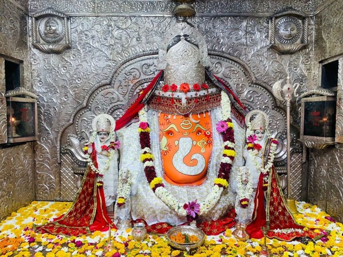 Indore Khajrana Ganesh Mandir Management Deposit Rs 1.81 Crore In Bank ...