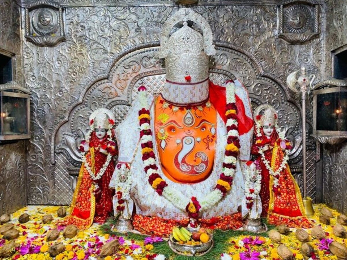 Indore Khajrana Ganesh Mandir Management Deposit Rs 1.81 Crore In Bank ...