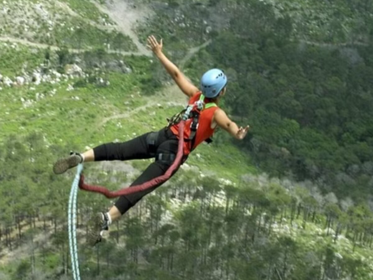 Adventure sports game in himachal pradesh now tourist enjoy Bungee ...