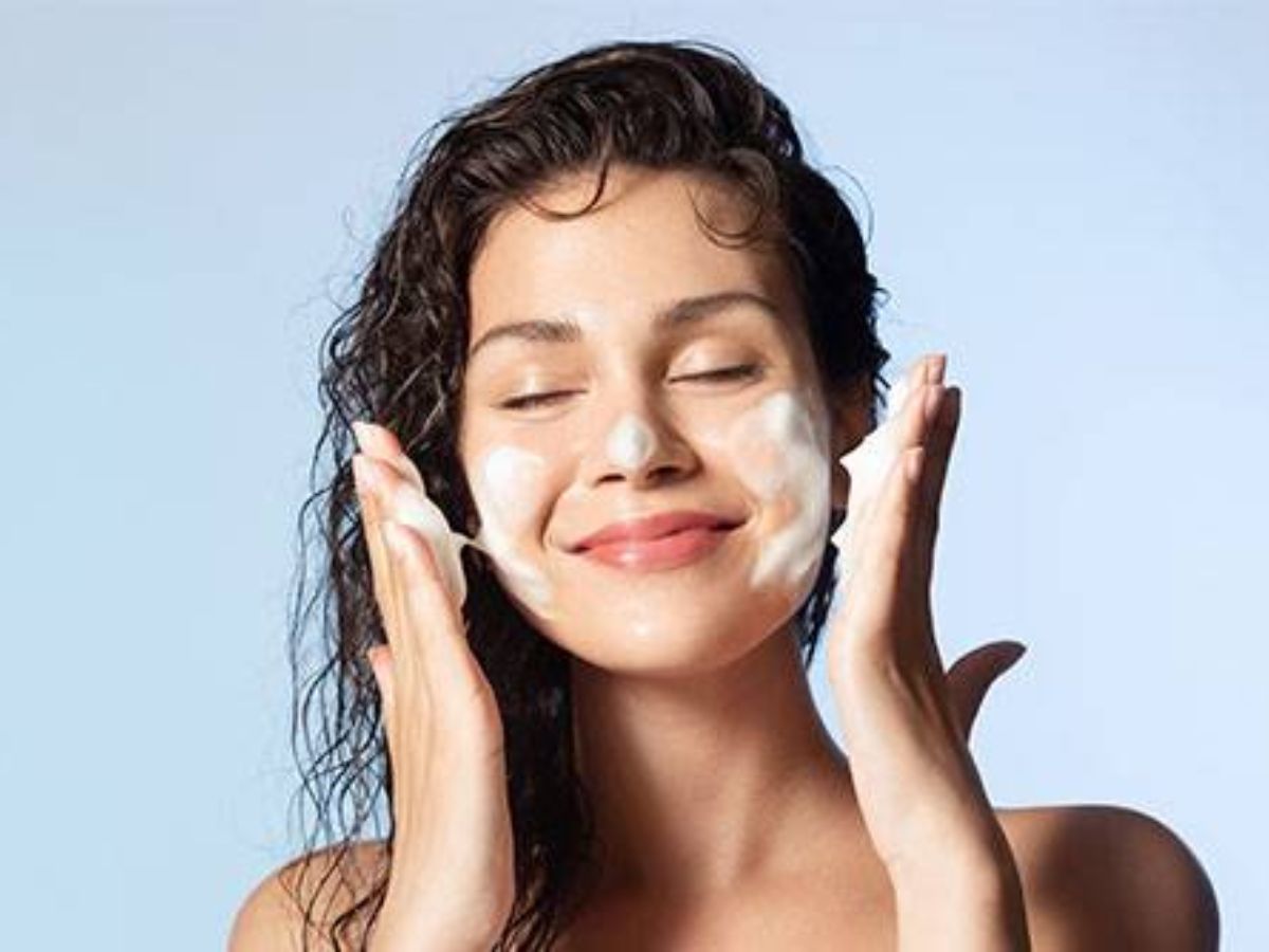 Homemade Face Wash ड्राय स्किन के लिए घर पर बनाएं फेस वॉश हर कोई