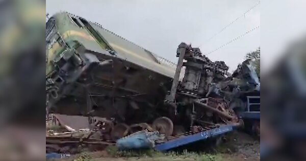 west bengal train accident in bankura two goods trains collided near ...