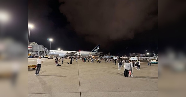 CX880 Flight: ଯାତ୍ରା ବେଳେ ହଠାତ ଫାଟିଲା ବିମାନ ଟାୟାର, ଆଉ ତାପରେ...