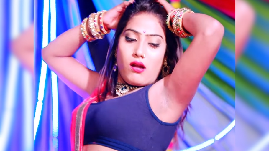Bhojpuri Arkestra Video Song Night Me Light viral on Social Media ...