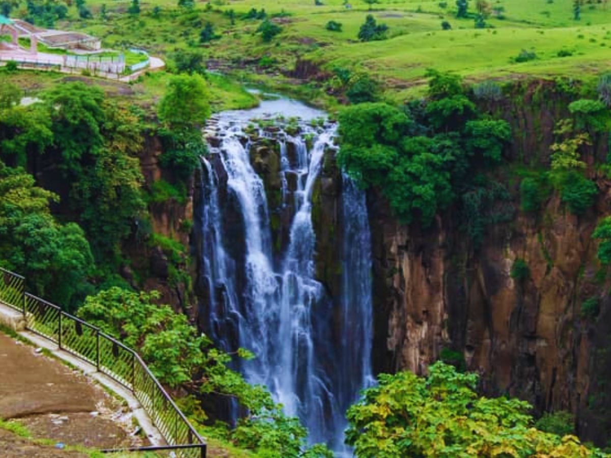 Places to Visit in Indore Famous places for picnic vacation honeymoon ...