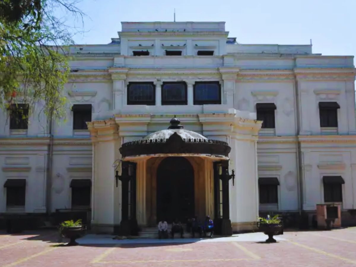 Places to Visit in Indore Famous places for picnic vacation honeymoon ...