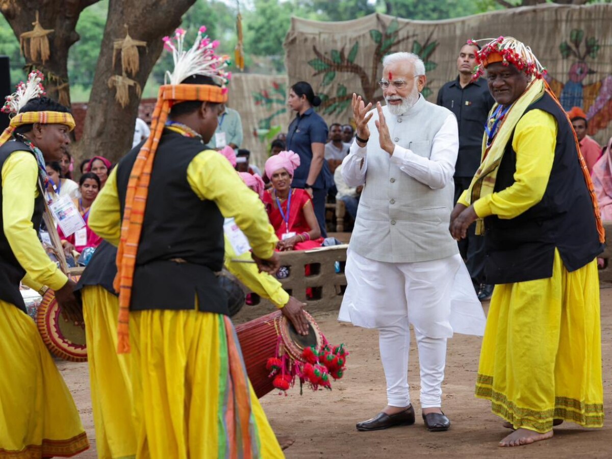 PM Modi Shahdol Visit Mini Brazil Vicharpur Football player And ...