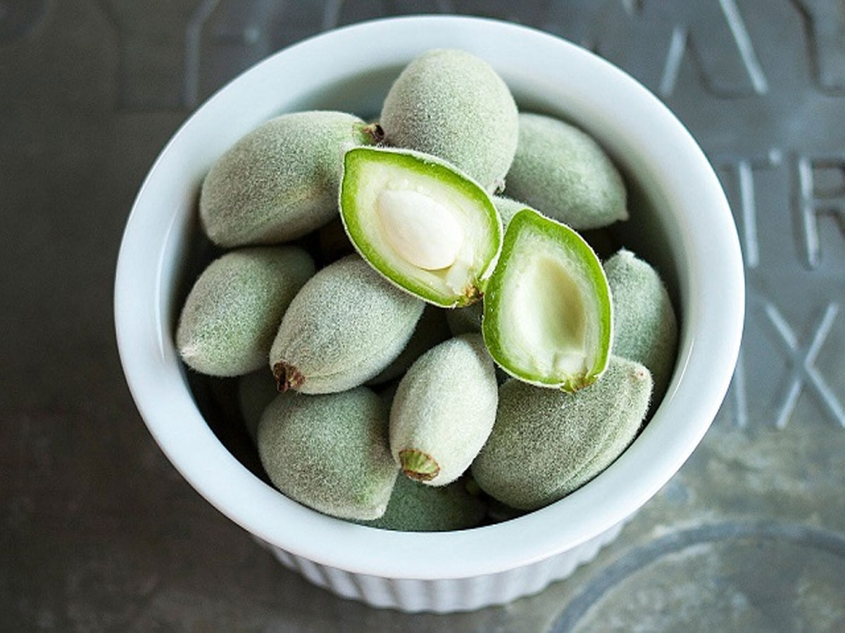 Health News Benefits of Green Almonds hare badam khane ke fayde | हर ...