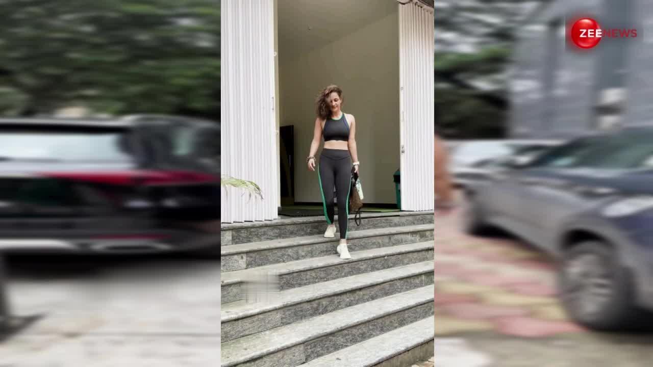 tasteful Aisha Sharma show her spicy figure in her fans | Aisha Sharma ...