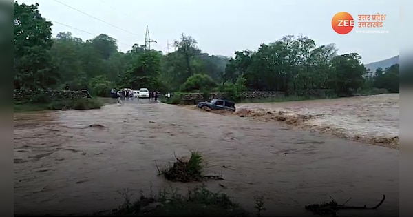 Thar River got stuck on Chilla Road Rishikesh Police saved life Watch ...
