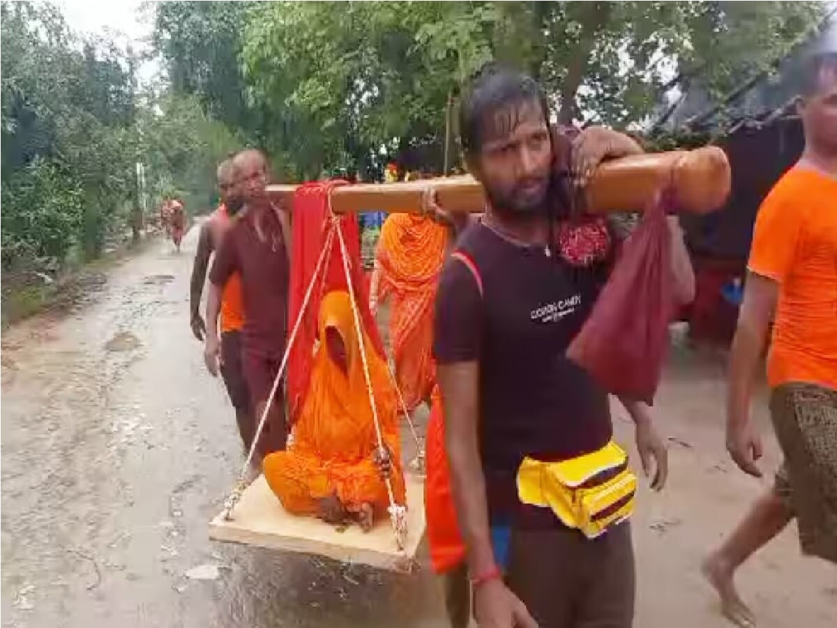 Kanwar yatra 2023 kanwariya son went deoghar with mother on kanwar ...