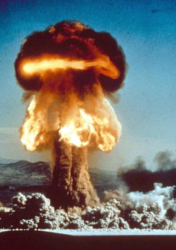 Time Traveler Eno Alaric Prediction, Predicts World War 3 date and ...