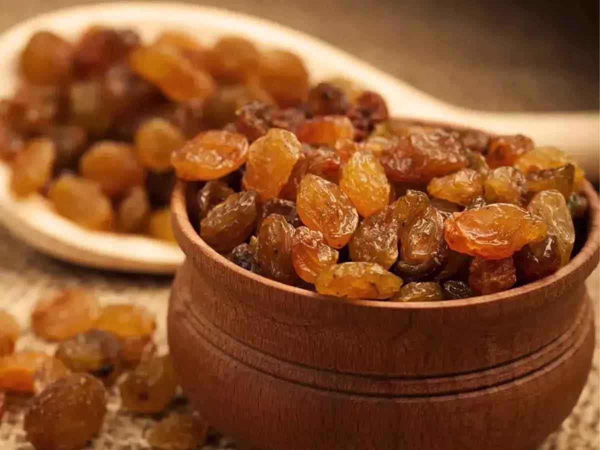Kishmish Benefits Only 8 to 10 raisins eat bhigi kishmish ke fayde ...