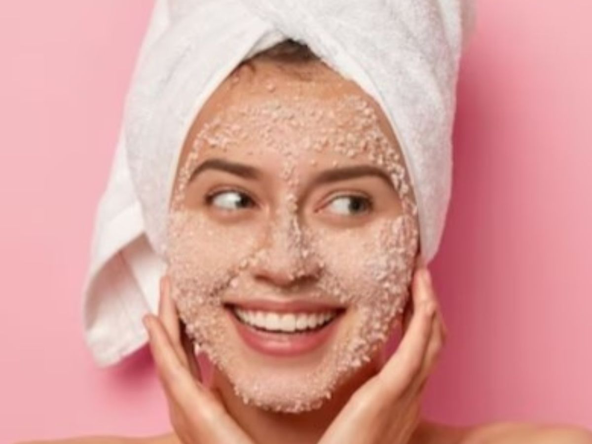 Suji Face Scrub: घर पर सूजी से बनाएं Scrub, साफ हो जाएगी स्किन पोर्स ...