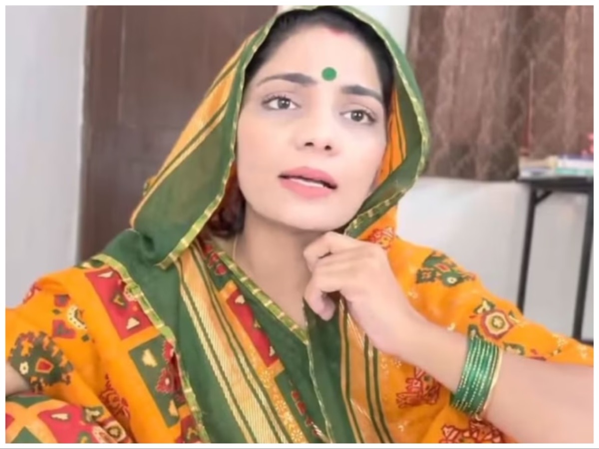 Bhojpuri singer Neha Singh Rathore against FIR lodged | Bhojpuri News ...