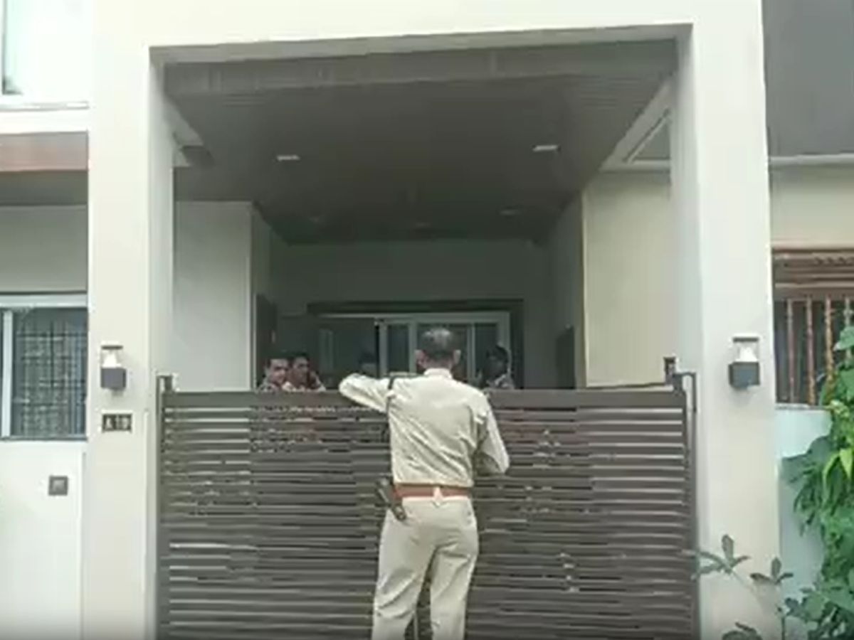 EOW raid at food safety officer house in Jabalpur Got assets 6 times the income-MP NEWS: जबलपुर ...