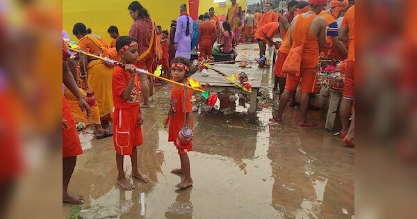 Sawan special 2023 jalabhishek in deoghar baba Baidyanath temple after walking 105 kilometers ...