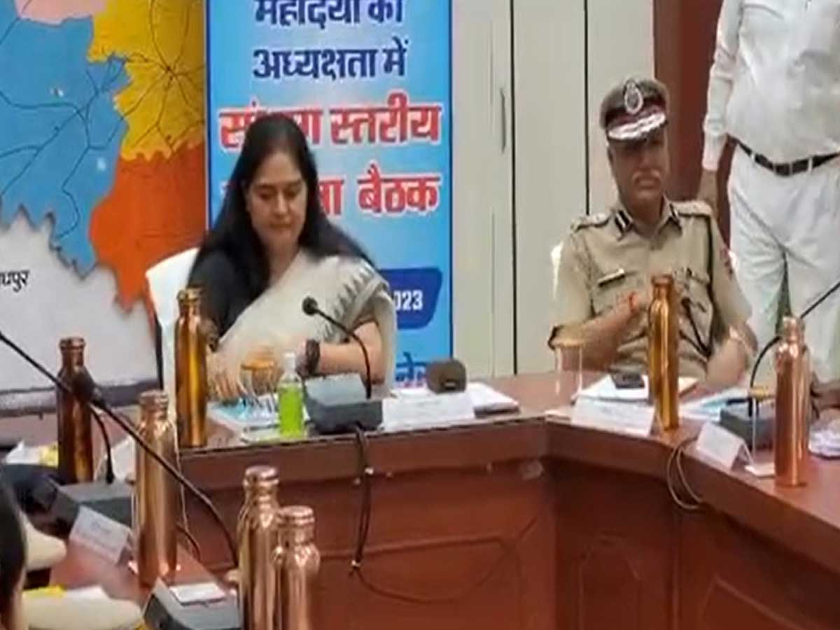 Chief Secretary Usha Sharma said that District Collector and SP should ...