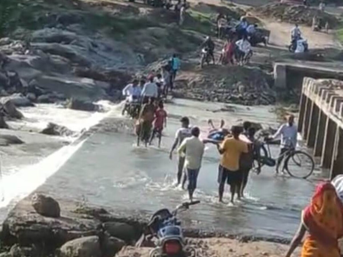 MP News Diversion bridge of Mankunwar river balaghat broken again ...