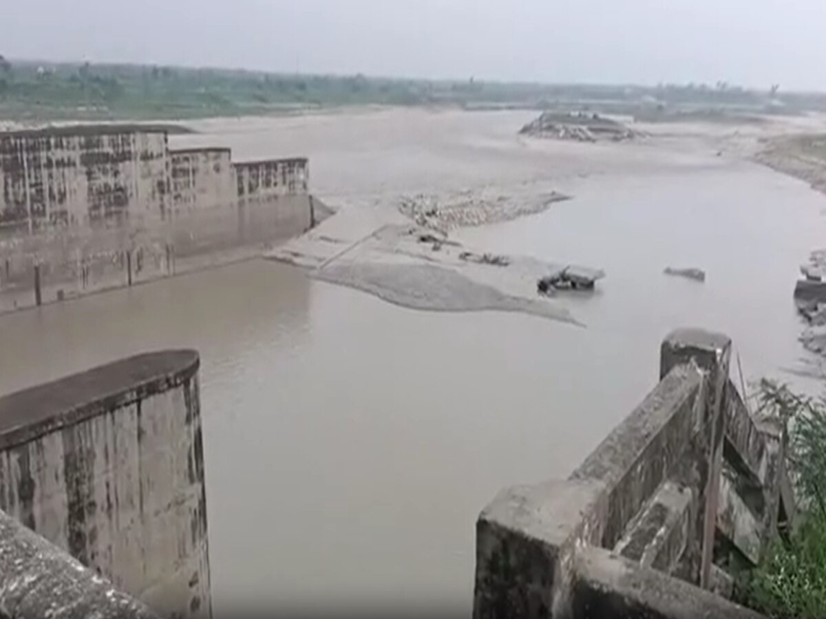 haryana news hathini kund barrage delhi flood river band broken manohar ...