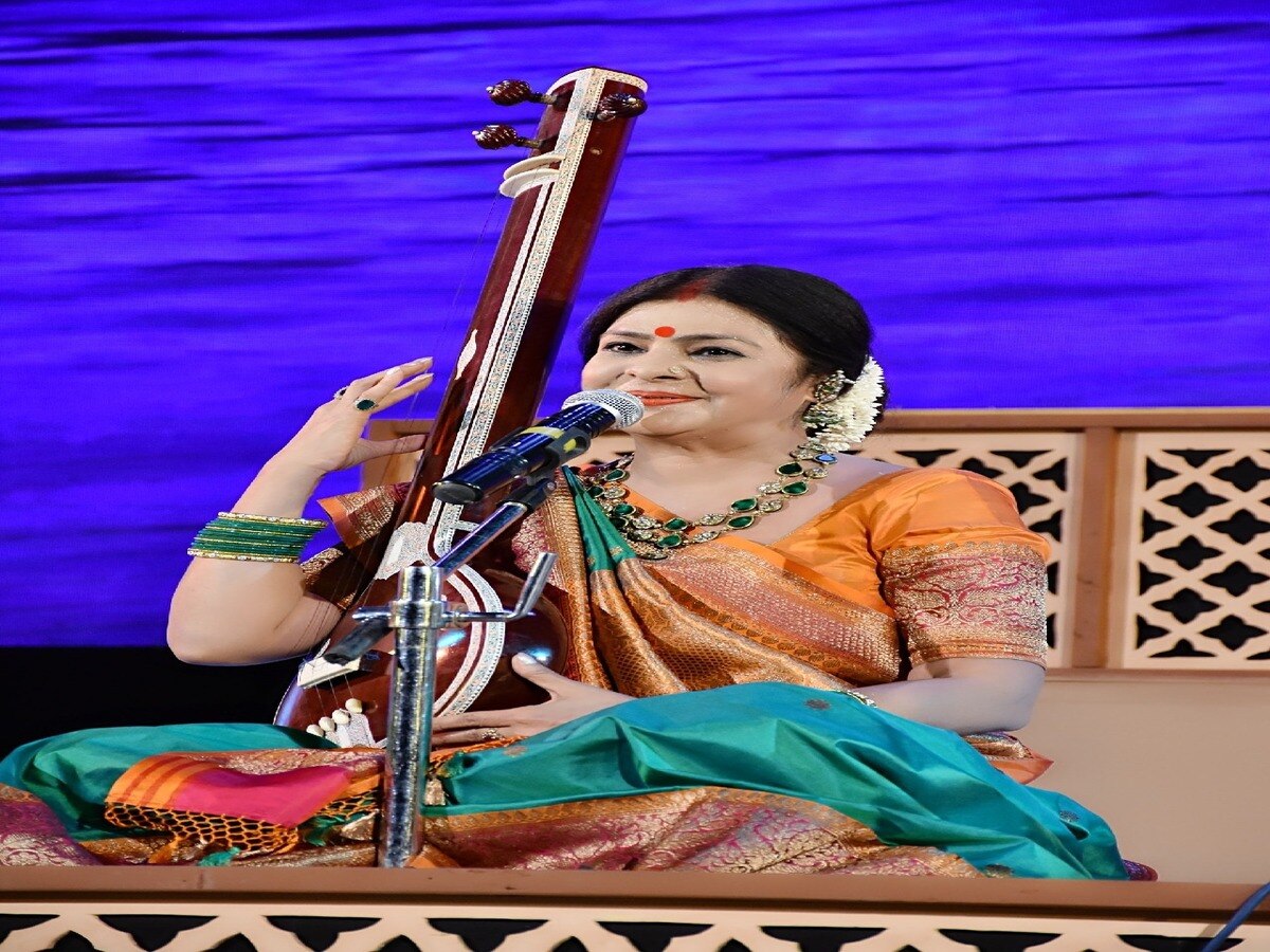 Indian folk singer Malini Awasthi See beautiful pictures | मालिनी ...