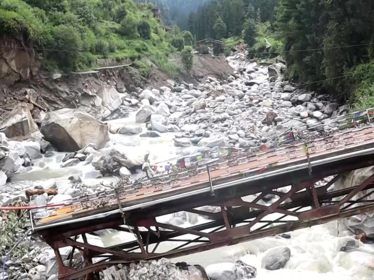 cloudburst in manali heavy flood in kullu imd issue alert for rainfall in himachal pradesh ...