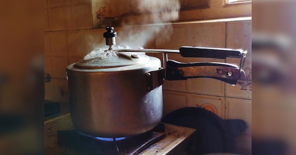 Reason behind Pressure Cooker Explosion know safety tips kitchen hacks ...