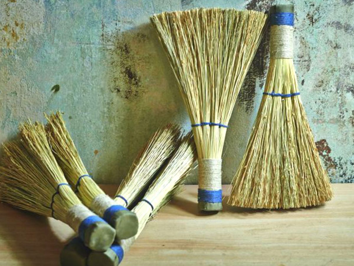 Astro Tips Jhadu ke Upay try these tricks before throwing old broom ...