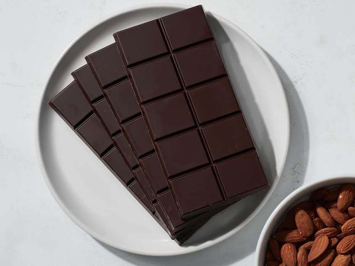 Dark Chocolate health benefits Dark Chocolate Skin Benefits | जी भर कर ...
