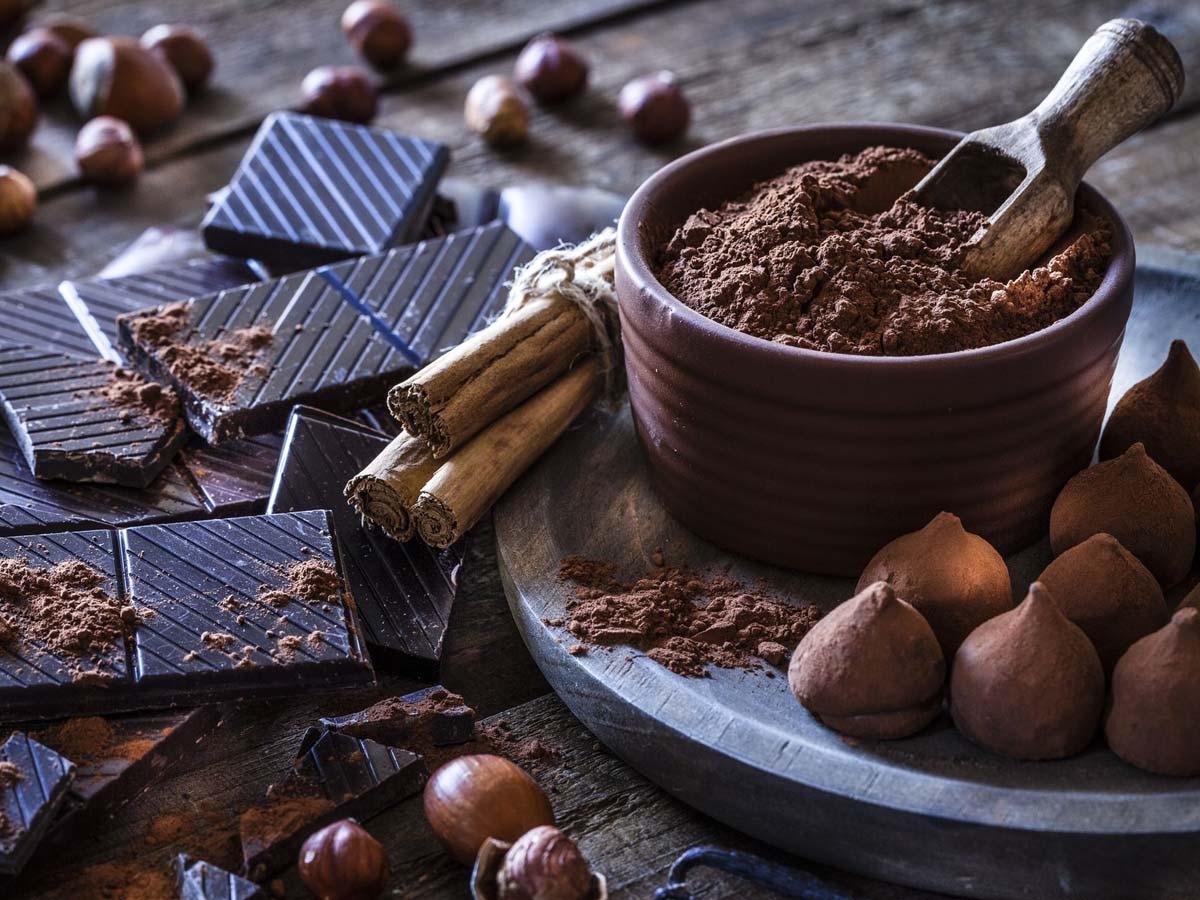 Dark Chocolate health benefits Dark Chocolate Skin Benefits | जी भर कर ...