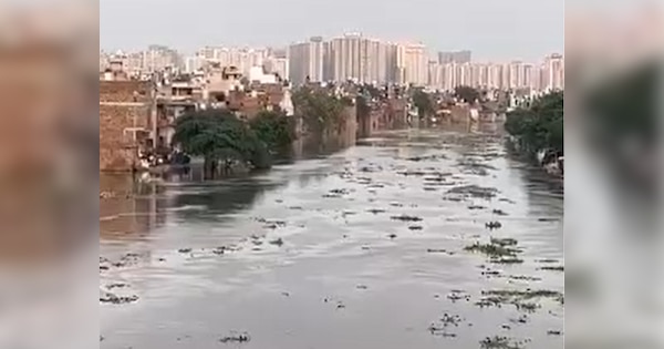 noida flood alert due to rise hindon river water level 14 villages ...