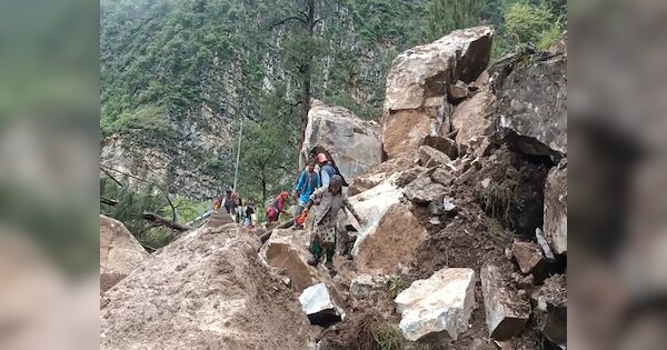 himachal pradesh news nh 5 blocked due to landslide barani near jhakdi ...