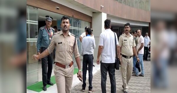 Rewa News rewa subinspector br singh shot Civil Line thana Station ...