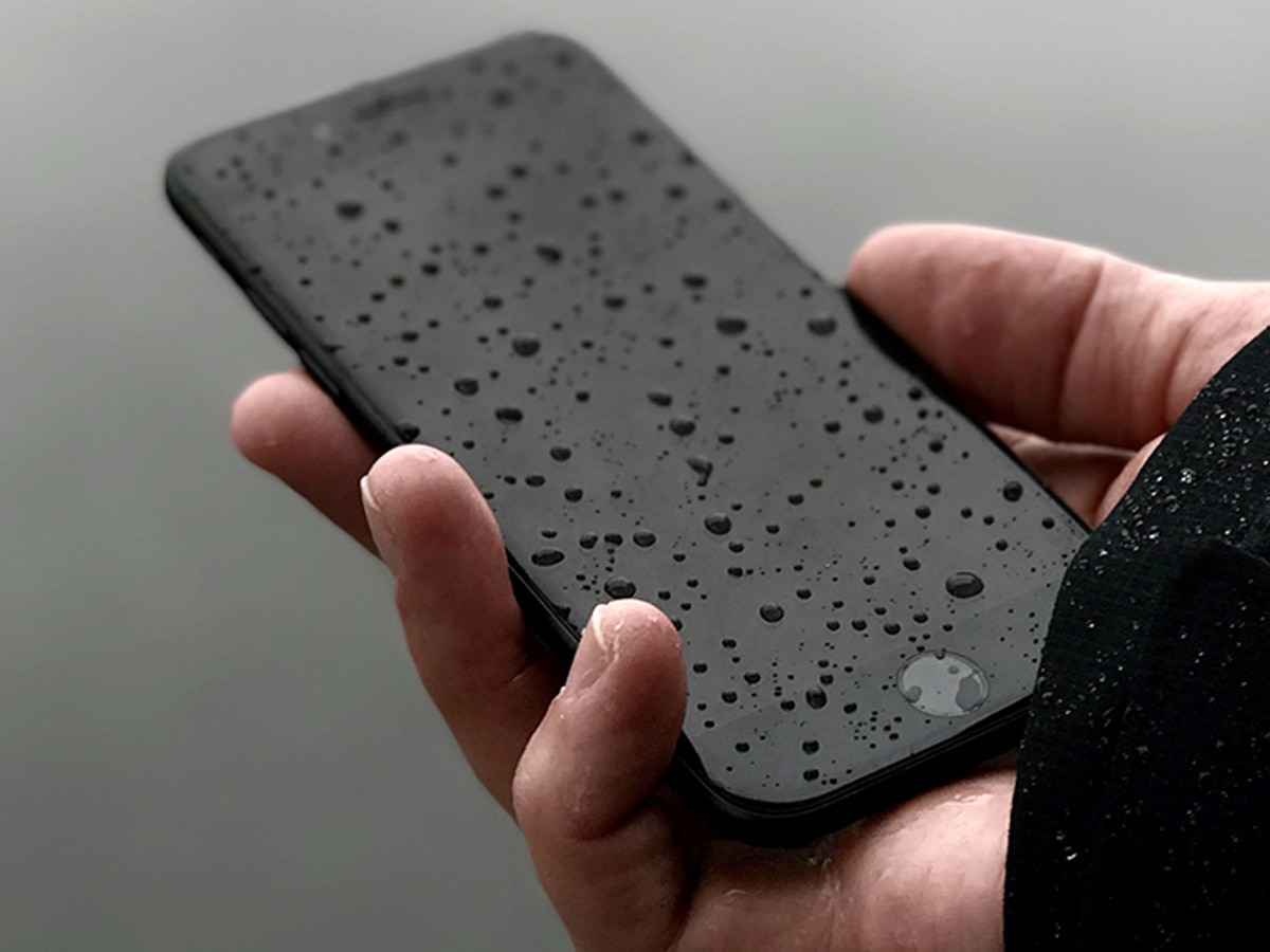 how to avoid water damage if water inserts in your smartphone ...