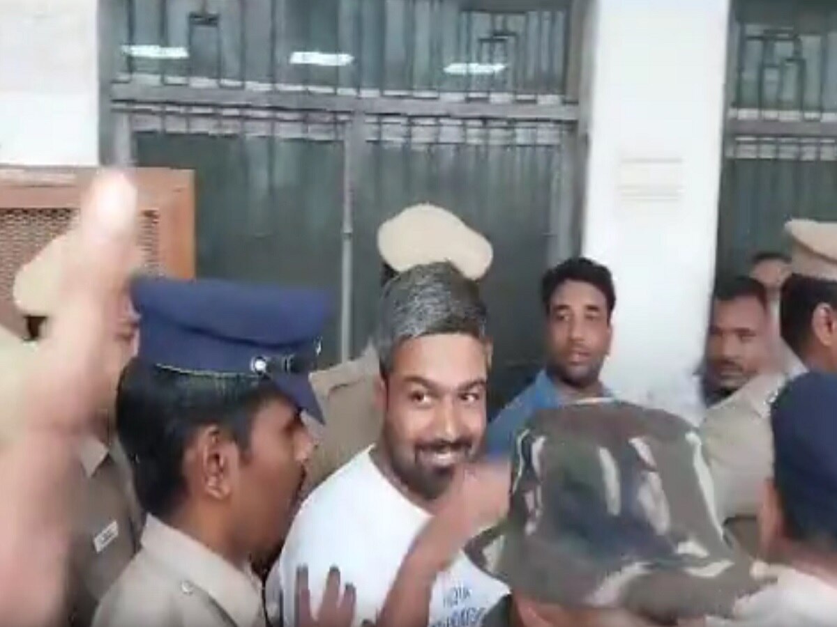 Manish Kashyap has been produced in Bettiah court in extortion case from chanpatia MLA Umakant ...