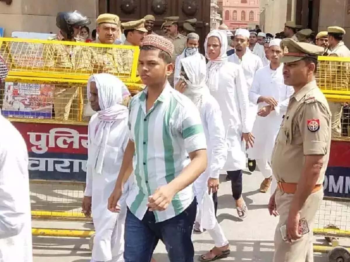 Gyanvapi Mosque Petition demanding entry ban of Muslims in Gyanvapi ...