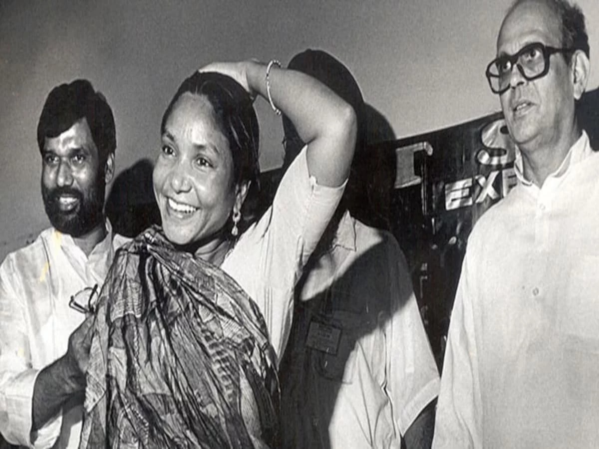 10 august history first marriage in space in sapce cricket indian space film facts phoolan devi ...