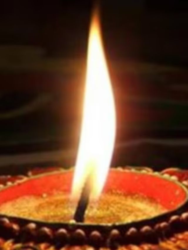 Pooja Vidhi Tips ghar ke pooja ghar me deepak jalane ke niyam-Pooja ...