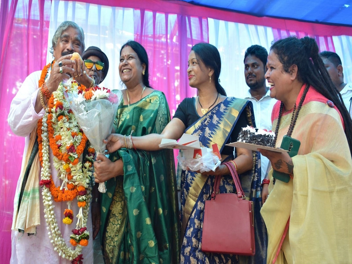 Congress mla suresh kumar routray celebrated his 80th birthday