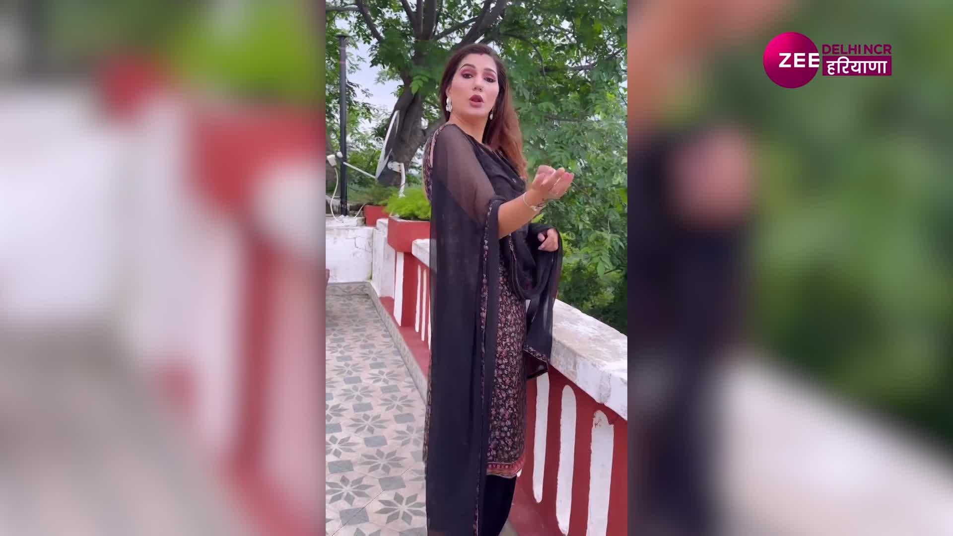 Sapna Chaudhary Village Dance Video Front Public In Haryanvi Song Ek Do
