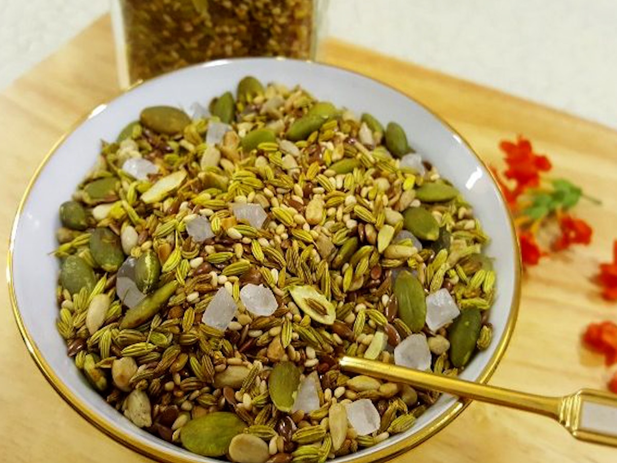 Health Benefits of eating Alomond Fennel seeds and Mishri Mixture khane ...