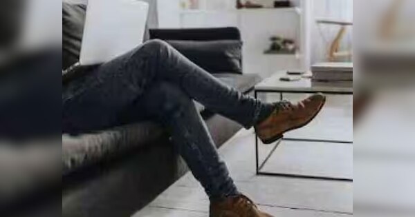 why do some people shake their legs these habit effected negative pair hilane ke nuksan | क्या ...