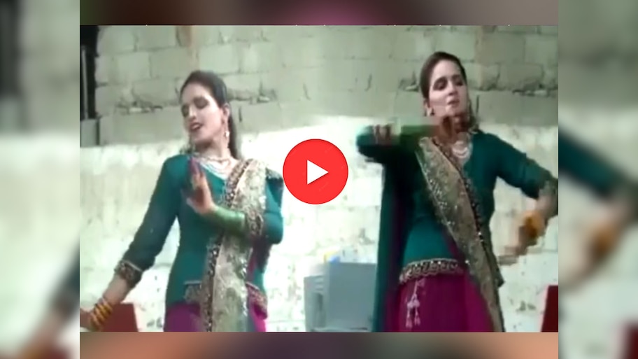 trending today pakistani bhabhi seema haider beautiful dance on haaye ...