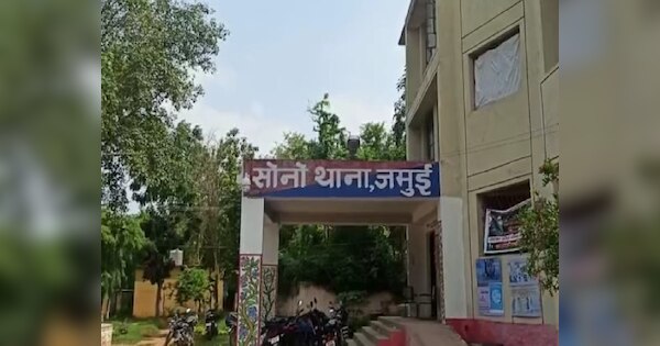 Jamui News The laborer demand his wages dearly owner entered the house ...