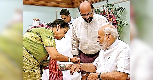 PM Modi Rakhi Sister Qamar Mohsin Shaikh PM Modis Pakistani Sister who ...