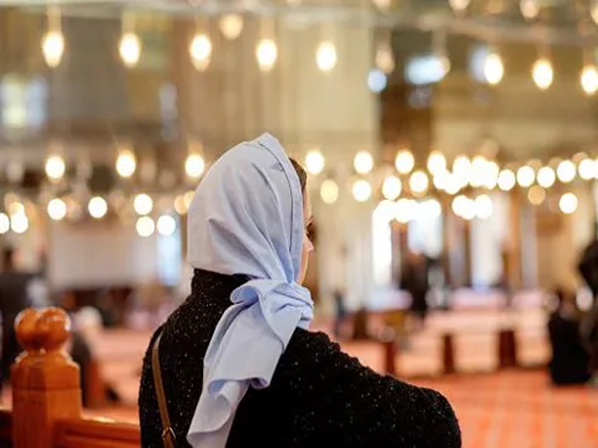 Explained: abaya, Hijab, Naqab, Burqa, Chador, Al-amira, Khimar, and ...