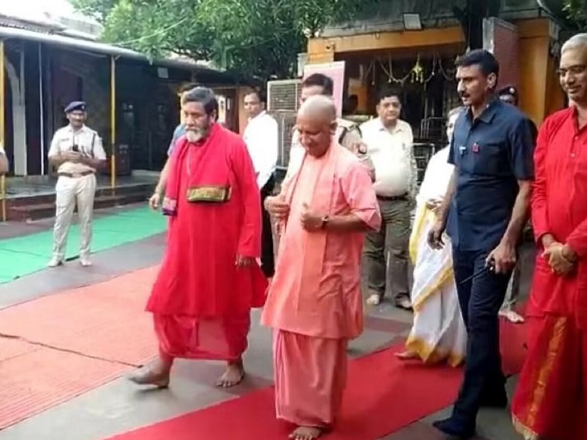 UP CM Yogi Adityanath visits Pitambra Peeth datia see photos of maa ...