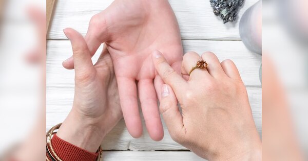 Hast rekha jyotish rajayoga in life or not check with these lines ...