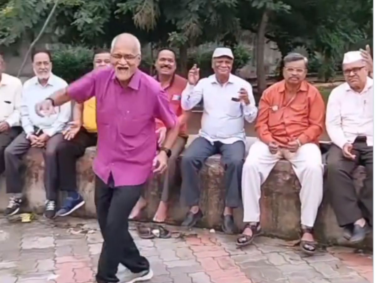 uncles got excited | Dance Video: राजेश खन्ना के गाने पर चाचा ने किया ...